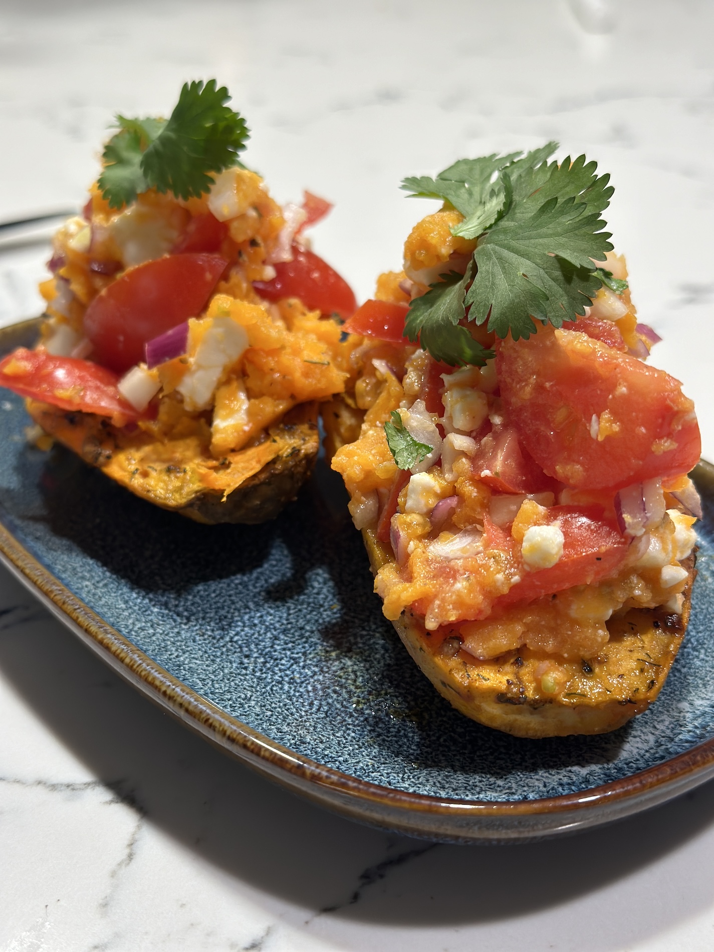 Batatai įdaryti daržovėmis ir fetos sūriu - receptas | MaistoLyga